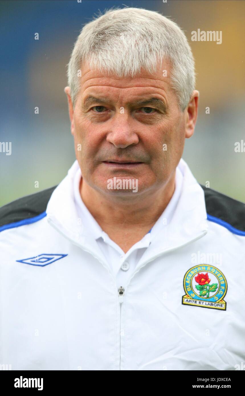 Archie knox coach hi-res stock photography and images - Alamy