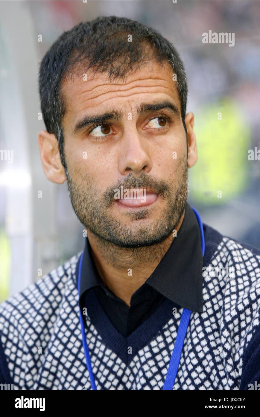 Pep guardiola coach hi-res stock photography and images - Alamy