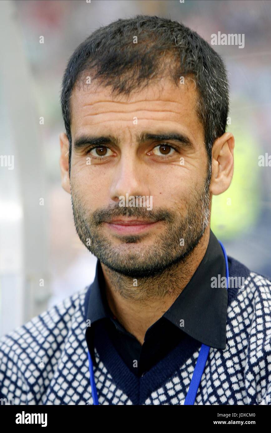JOSEP PEP GUARDIOLA BARCELONA CF COACH MURRAYFIELD EDINBURGH SCOTLAND ...