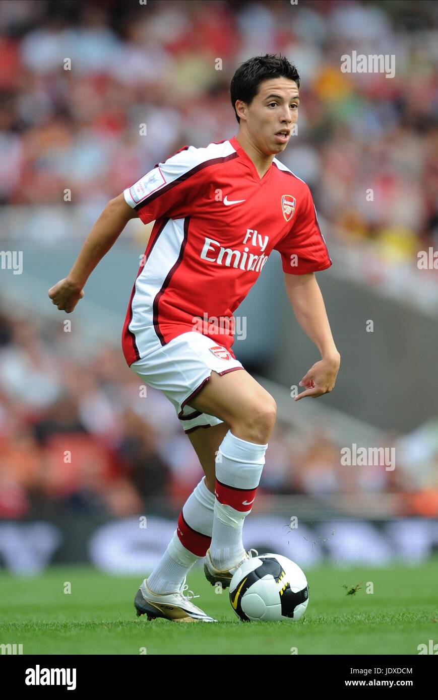 Emirates stadium samir nasri hi-res stock photography and images - Alamy