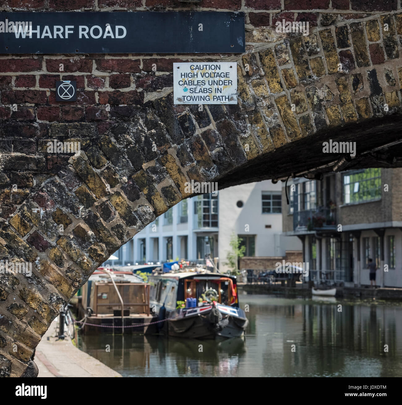 Wharf road bridge hi-res stock photography and images - Alamy