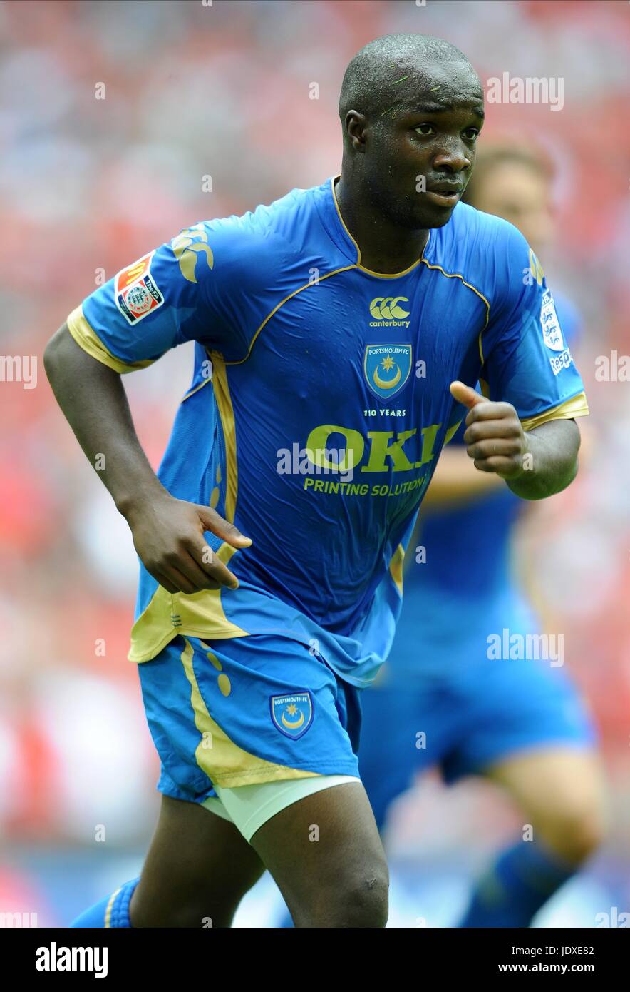 LASSANA DIARRA PORTSMOUTH FC WEMBLEY STADIUM LONDON ENGLAND 10 August ...
