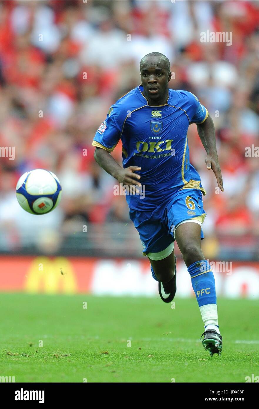 LASSANA DIARRA PORTSMOUTH FC WEMBLEY STADIUM LONDON ENGLAND 10 August ...