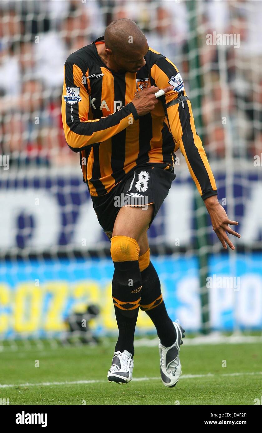 CALEB FOLAN CELEBRATES GOAL HULL CITY V FULHAM KC STADIUM HULL ENGLAND ...