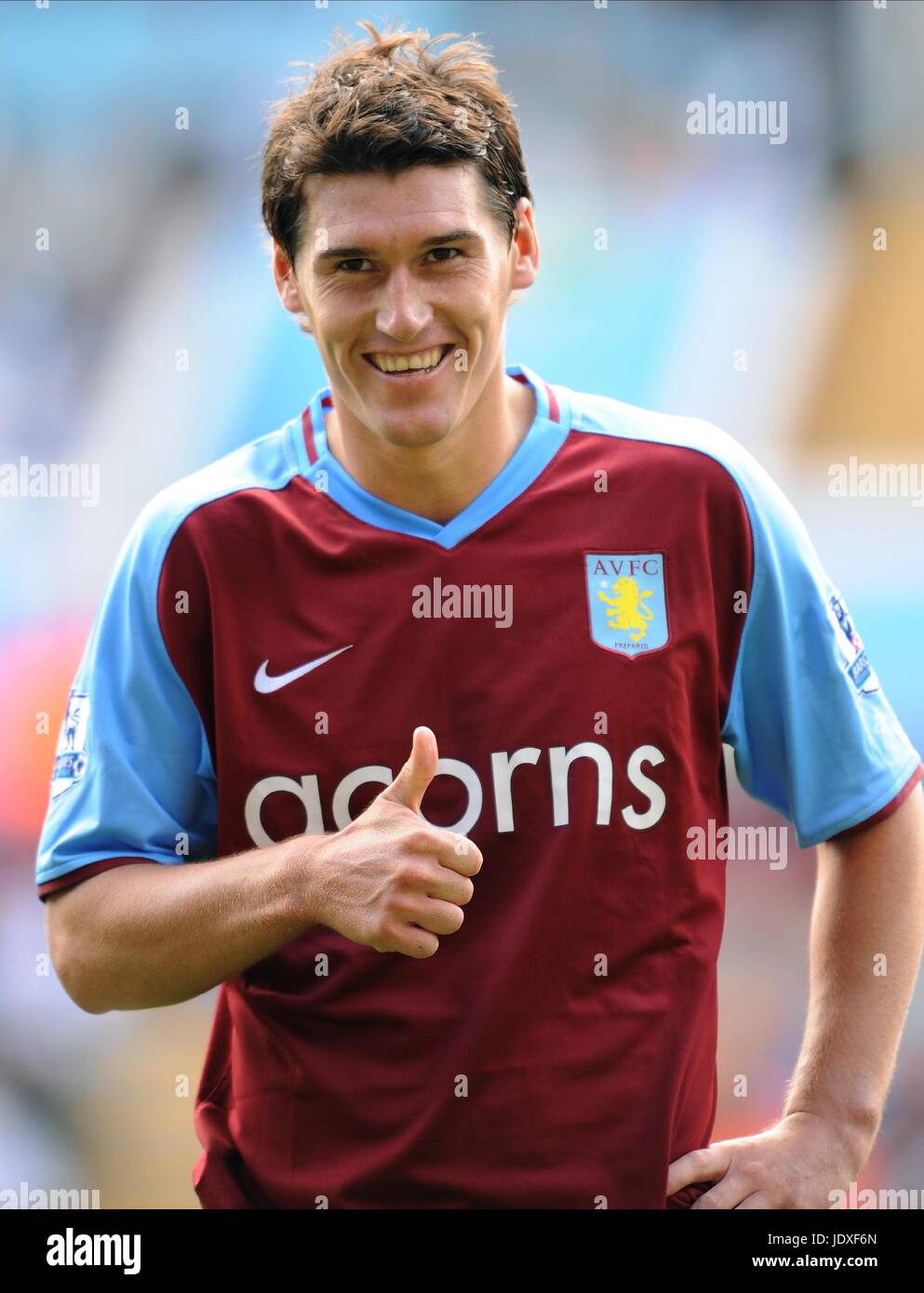 GARETH BARRY ASTON VILLA V MANCHESTER CITY VILLA PARK BIRMINGHAM ...
