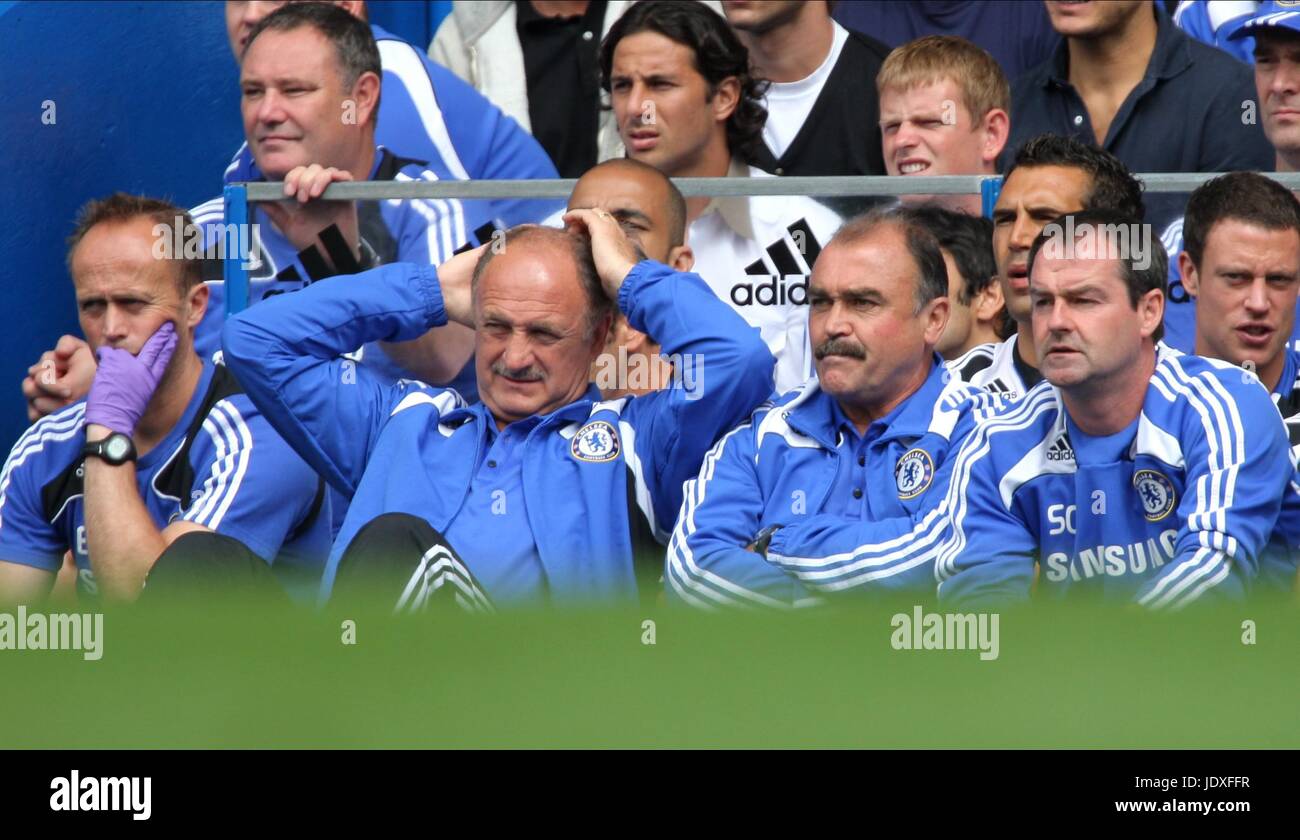 LUIZ FELIPE SCOLARI & BENCH CHELSEA MANAGER STAMFORD BRIDGE LONDON ...