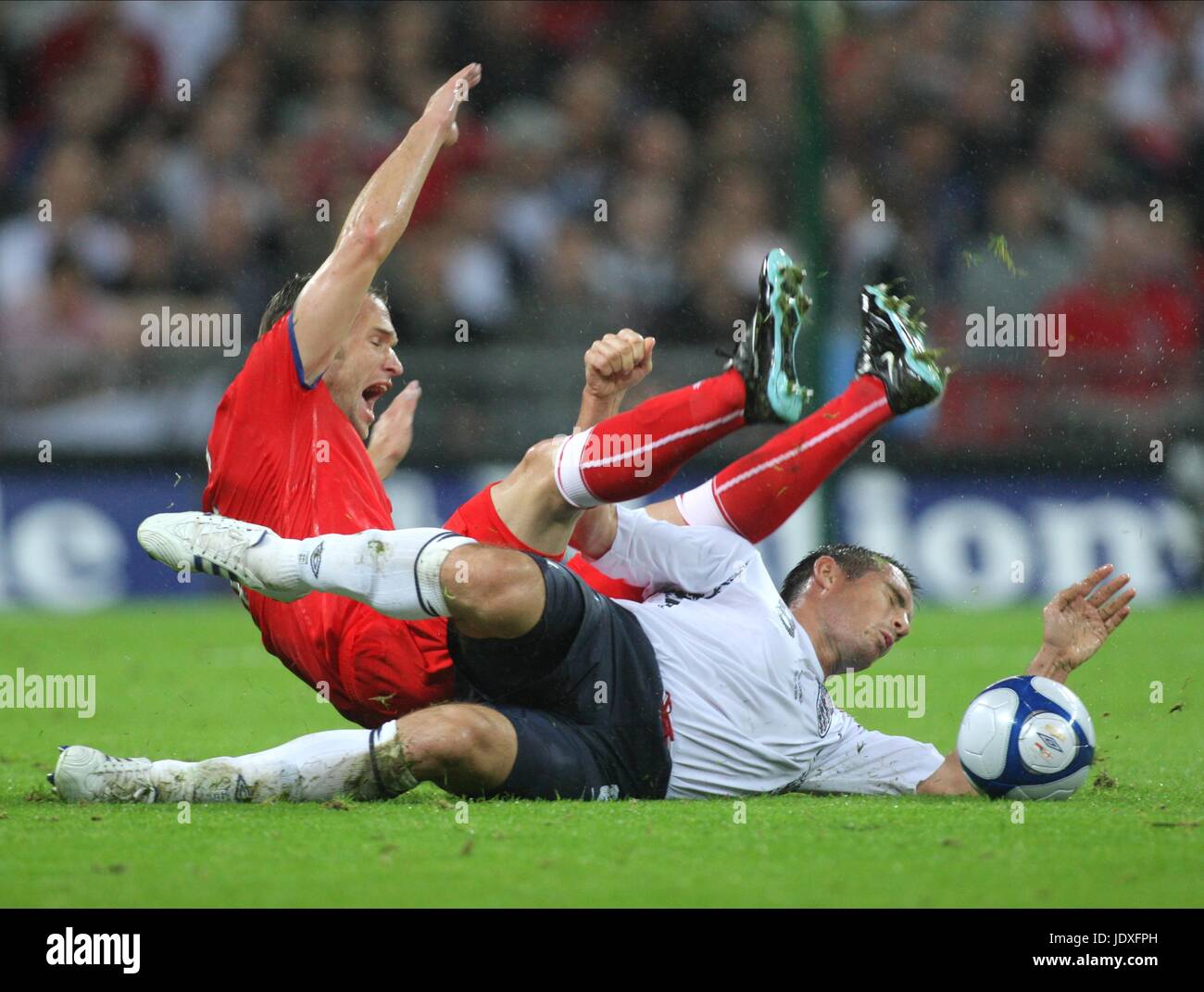FRANK LAMPARD & JAN POLAK ENGLAND V CZECH REPUBLIC WEMBLEY STADIUM ...