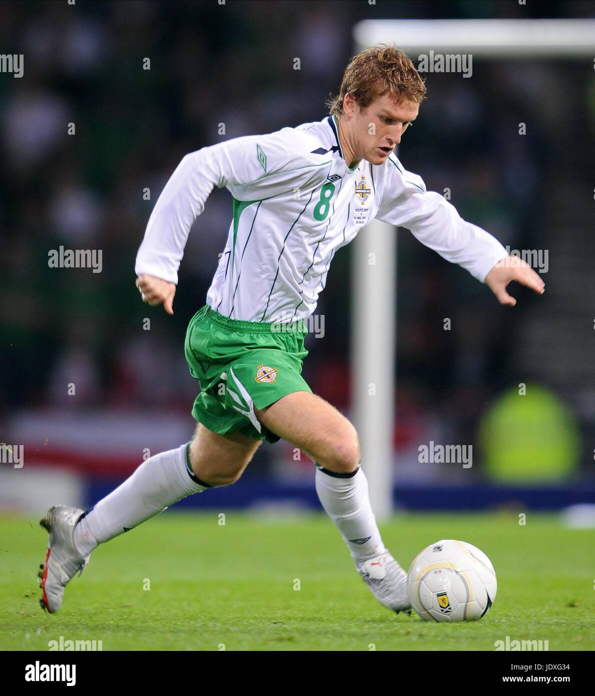 STEVEN DAVIS NORTHERN IRELAND & FULHAM FC HAMPDEN PARK GLASGOW SCOTLAND ...