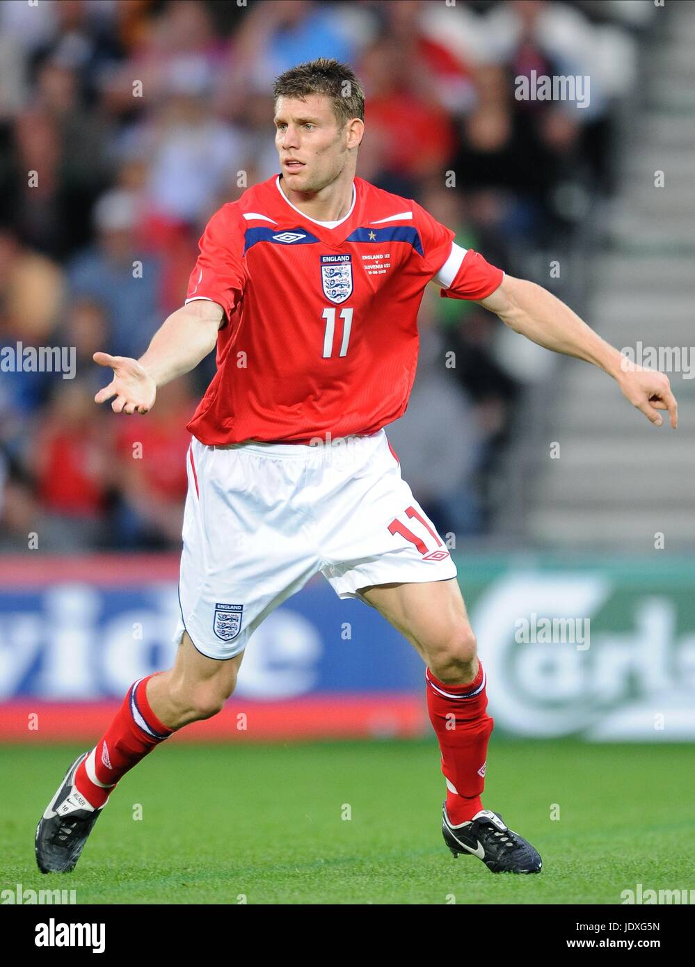 JAMES MILNER ENGLAND & NEWCASTLE UNITED FC KC STADIUM HULL ENGLAND 19 ...