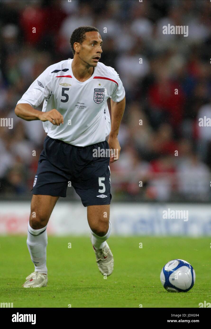RIO FERDINAND ENGLAND & MANCHESTER UNITED FC WEMBLEY STADIUM LONDON ...