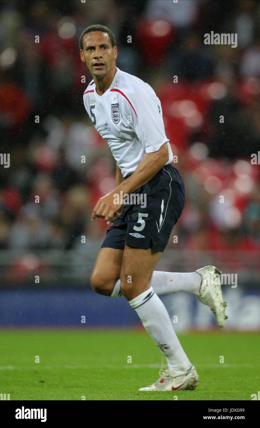 RIO FERDINAND ENGLAND & MANCHESTER UNITED FC WEMBLEY STADIUM LONDON ...