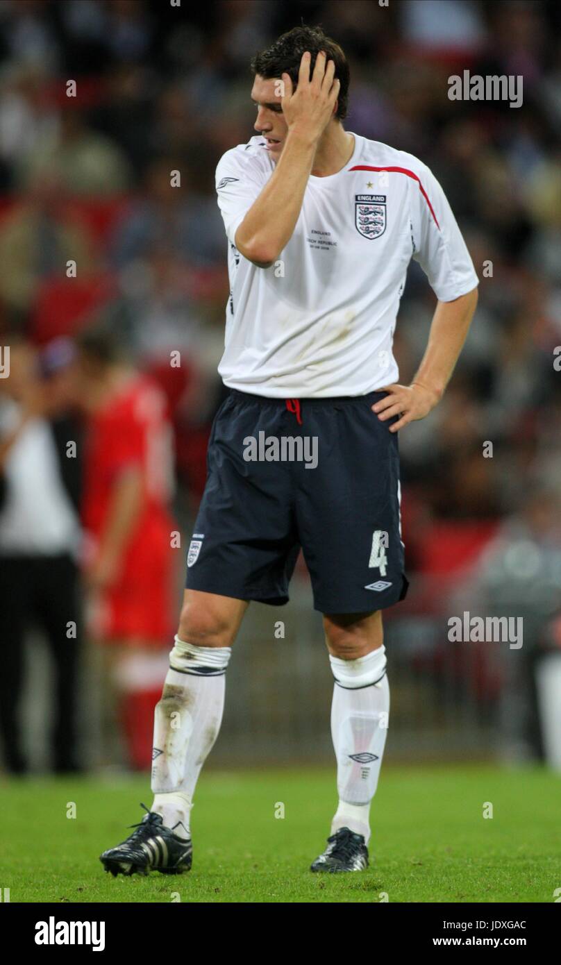 GARETH BARRY ENGLAND & ASTON VILLA FC WEMBLEY STADIUM LONDON ENGLAND 20 ...