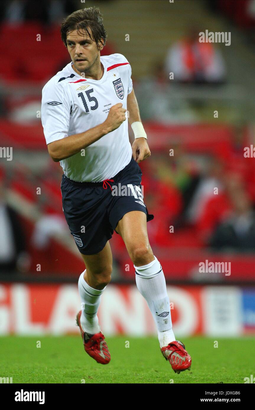 JONATHAN WOODGATE ENGLAND & TOTTENHAM HOTSPUR FC WEMBLEY STADIUM LONDON ...