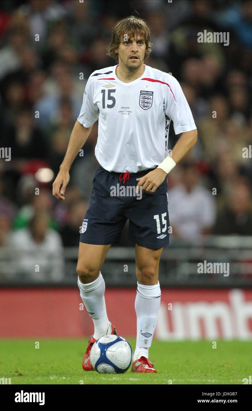 JONATHAN WOODGATE ENGLAND & TOTTENHAM HOTSPUR FC WEMBLEY STADIUM LONDON ...