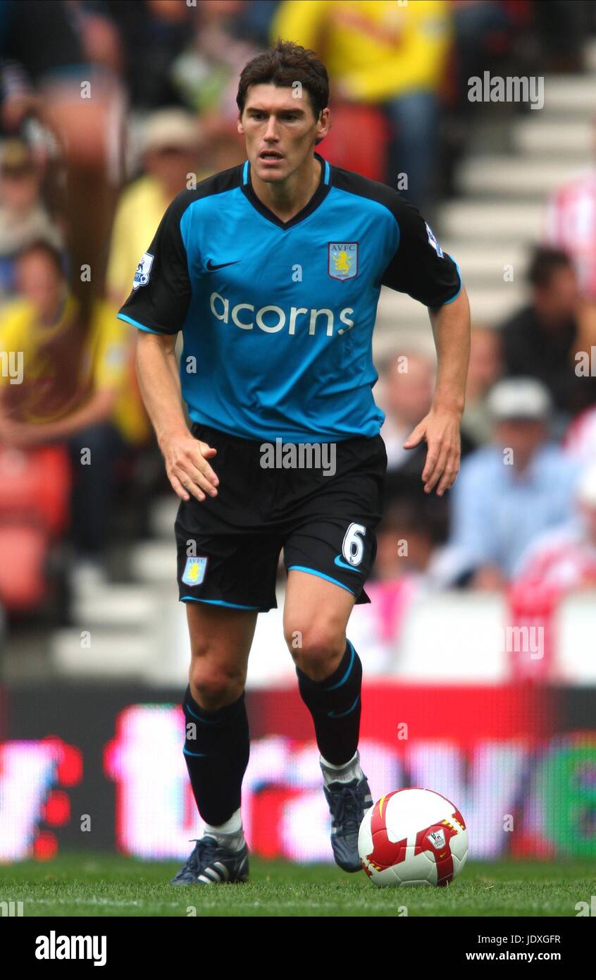 GARETH BARRY ASTON VILLA FC BRITAINNIA STADIUM STOKE ENGLAND 23 August ...