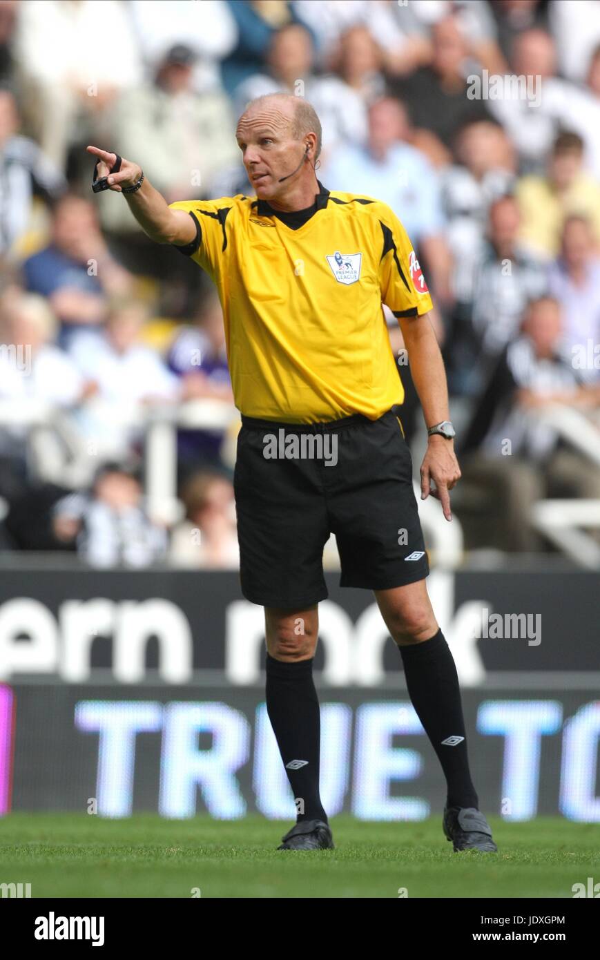 STEVE BENNETT . PREMIER LEAGUE REFEREE ST.JAMES PARK NEWCASTLE ENGLAND ...