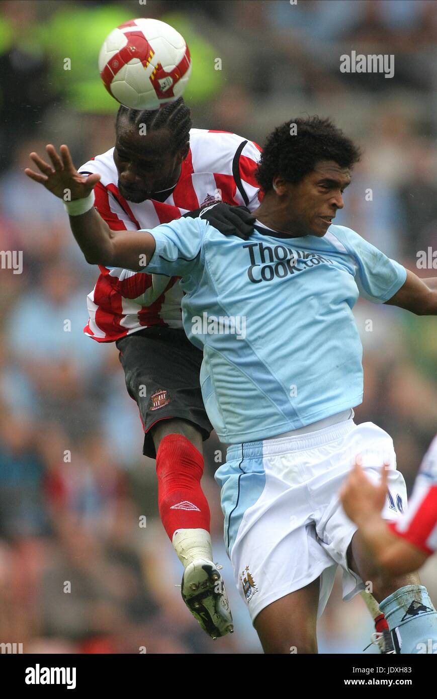 PASCAL CHIMBONDA & JO SILVA SUNDERLAND V MANCHESTER CITY STADIUM OF ...