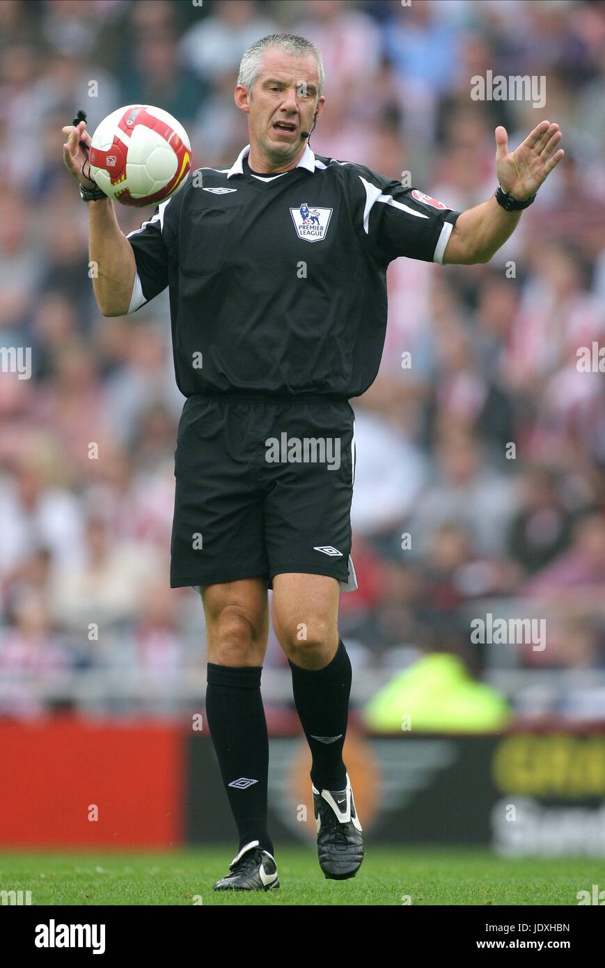 Referee Chris Foy High Resolution Stock Photography and Images - Alamy