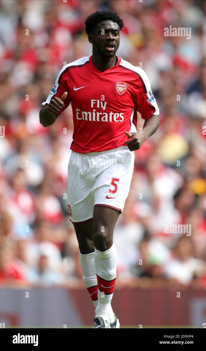 Emirates stadium kolo toure hi-res stock photography and images - Alamy