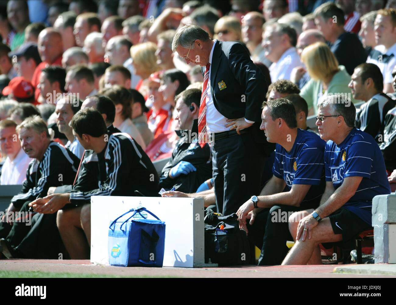 ALEX FERGUSON LIVERPOOL V MANCHESTER UNITED ANFIELD LIVERPOOL ENGLAND ...