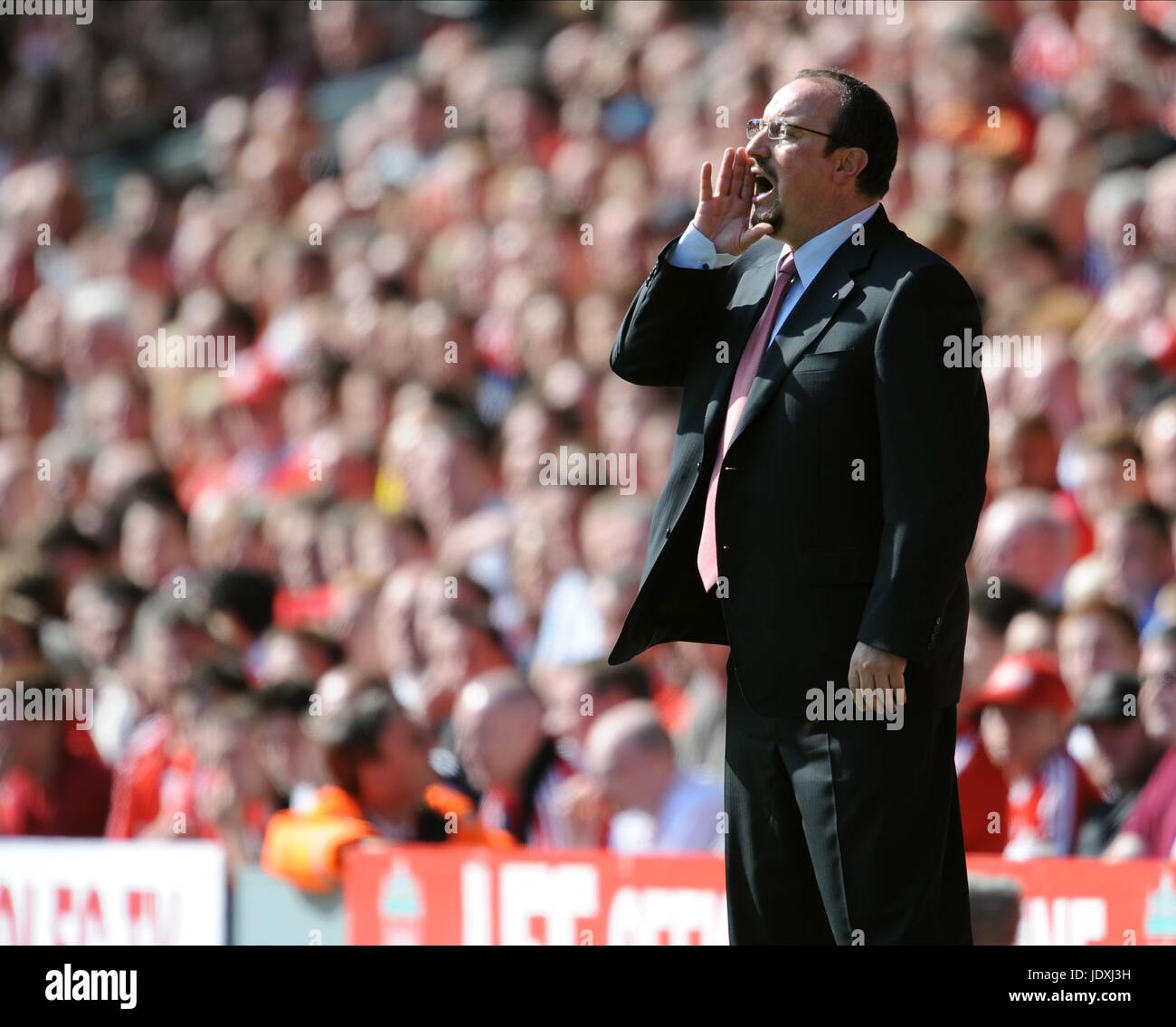RAFAEL BENITEZ LIVERPOOL FC COACH ANFIELD LIVERPOOL ENGLAND 13 ...