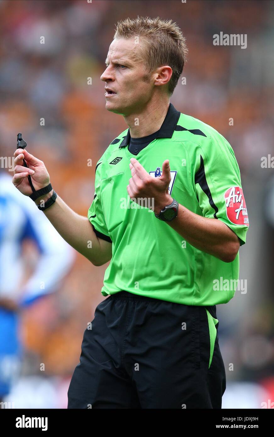 MICHAEL JONES PREMIERSHIP REFEREE KC STADIUM HULL ENGLAND 30 August ...