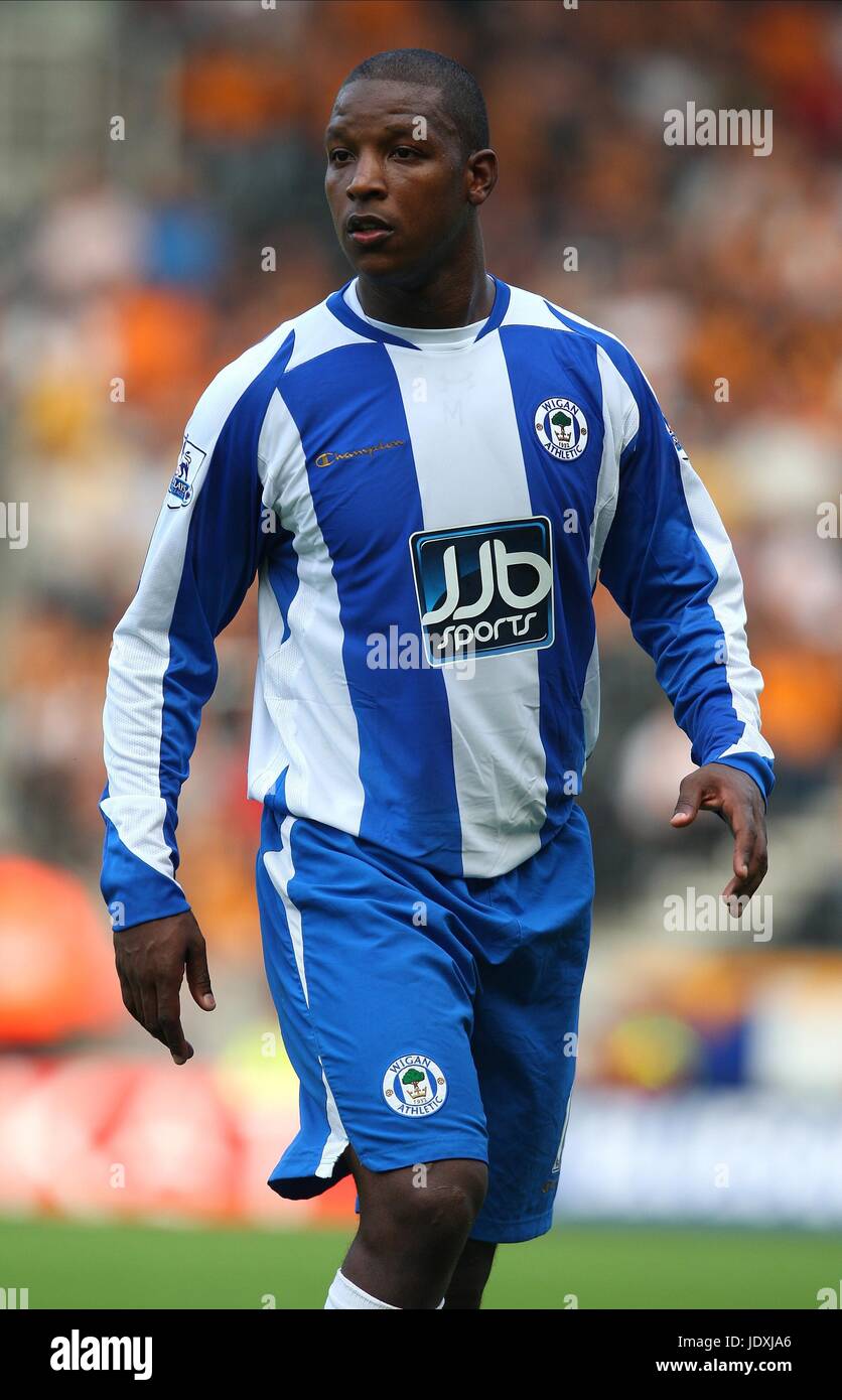 TITUS BRAMBLE WIGAN ATHLETIC FC KC STADIUM HULL ENGLAND 30 August 2008 ...
