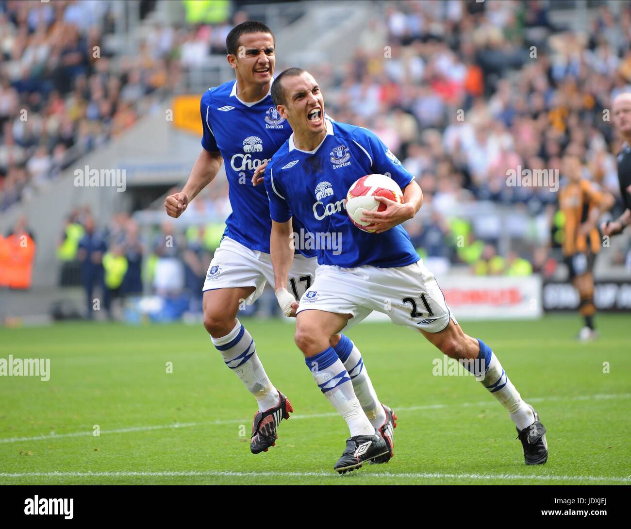 TIM CAHILL & LEON OSMAN CELEBR HULL V EVERTON KC STADIUM HULL ENGLAND ...