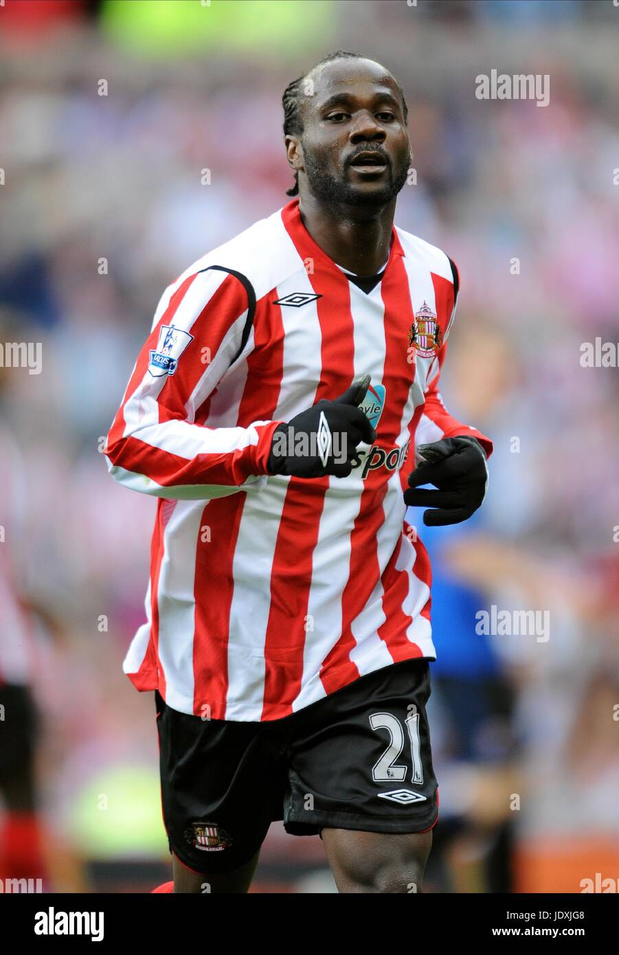 PASCAL CHIMBONDA SUNDERLAND FC STADIUM OF LIGHT SUNDERLAND ENGLAND 20 ...