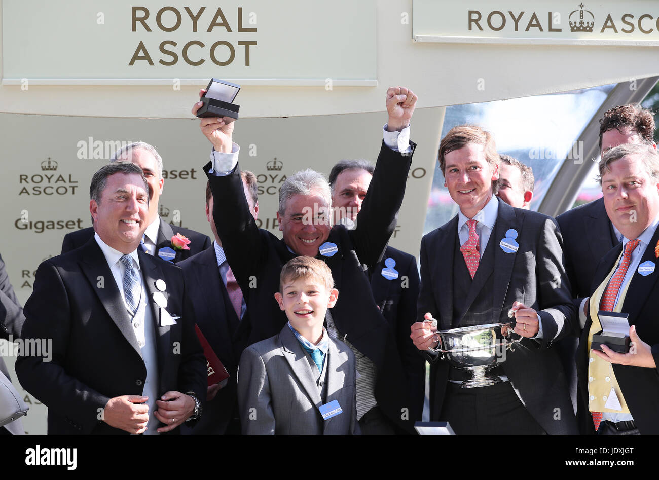 Winning trainer Wesley Ward (centre) with James Gatewood Bell and the ...