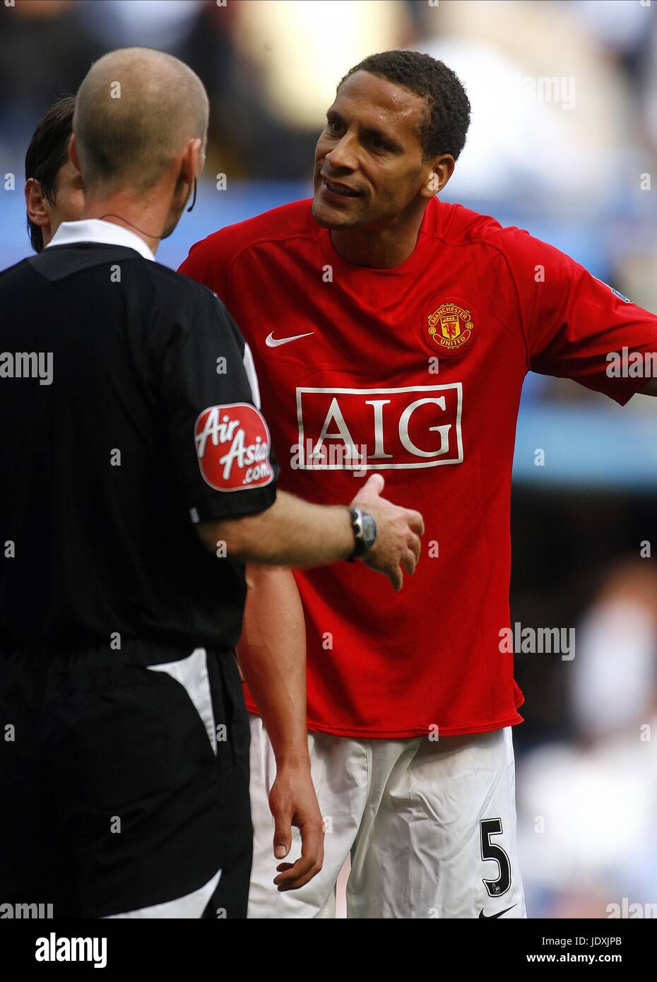 MIKE RILEY & RIO FERDINAND CHELSEA V MANCHESTER UTD STAMFORD BRIDGE ...