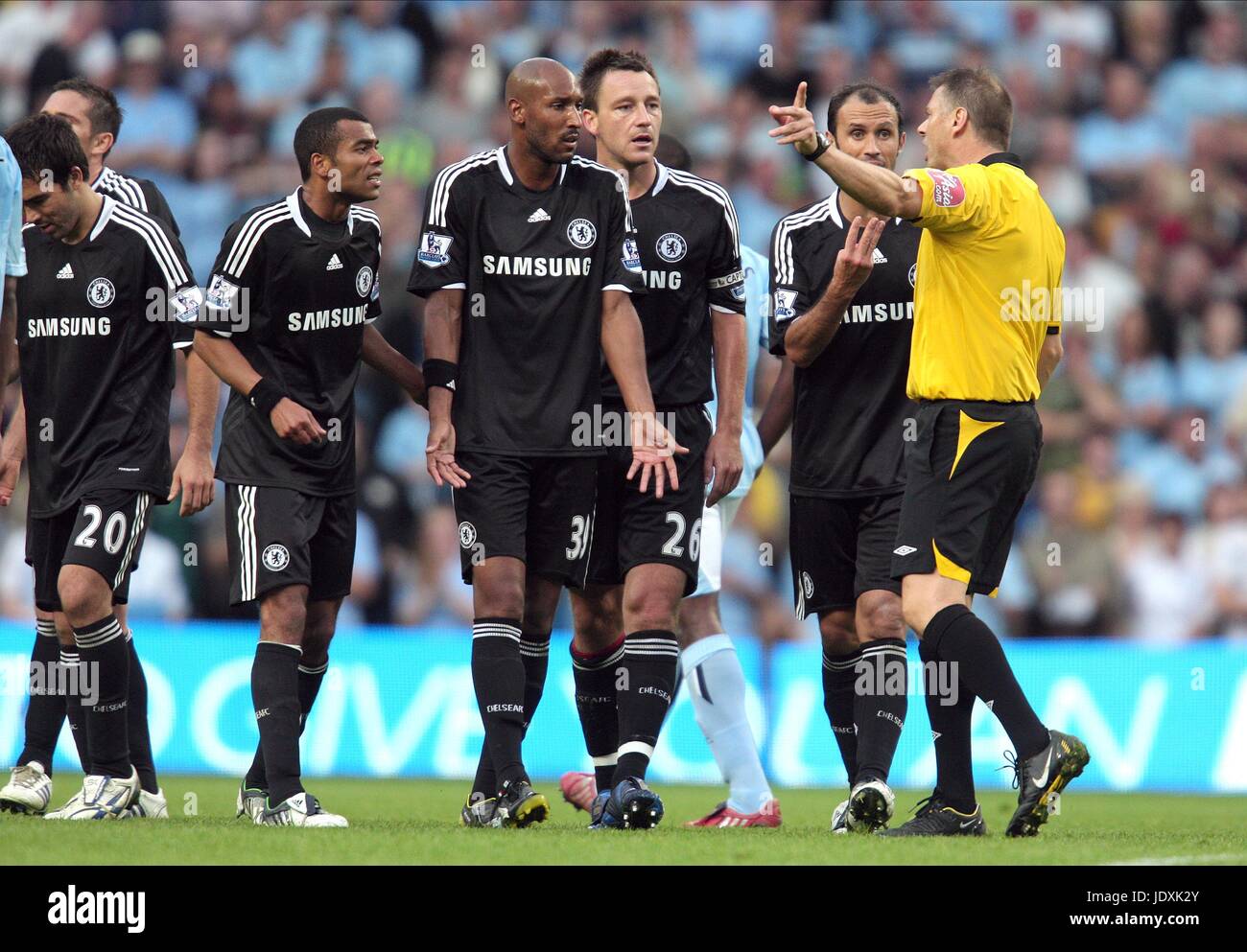 Football argue ref hi-res stock photography and images - Alamy