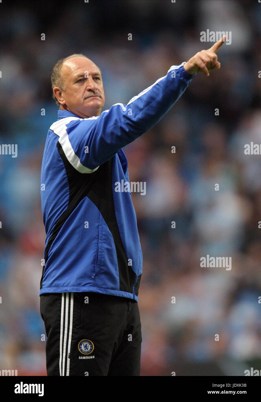 LUIZ FELIPE SCOLARI CHELSEA FC COACH CITY OF MANCHESTER STADIUM ...