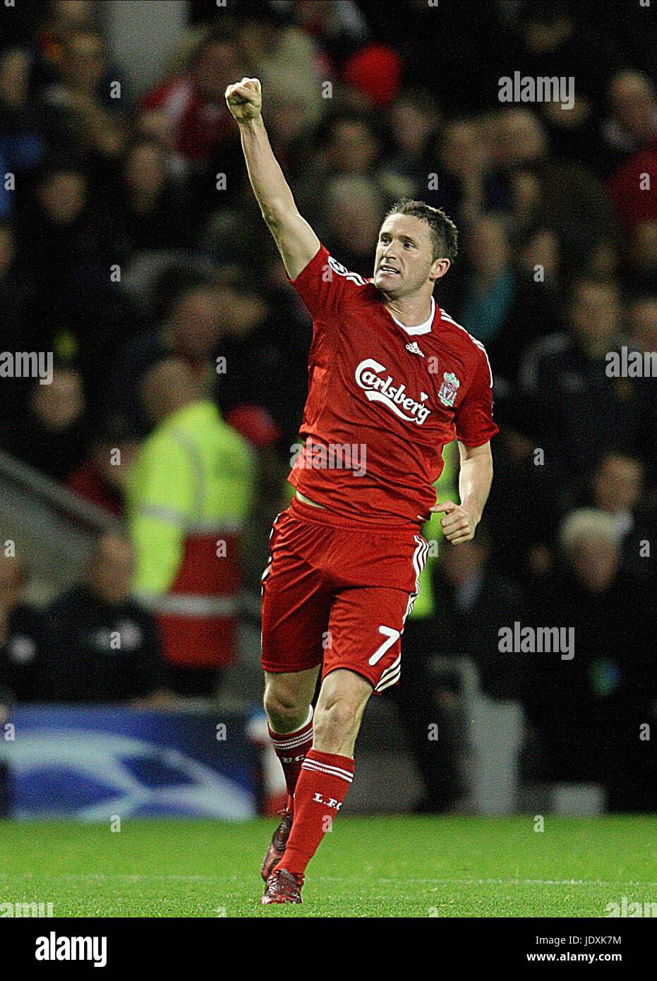 ROBBIE KEANE CELEBRATES LIVERPOOL V PSV ANFIELD LIVERPOOL ENGLAND 01 ...