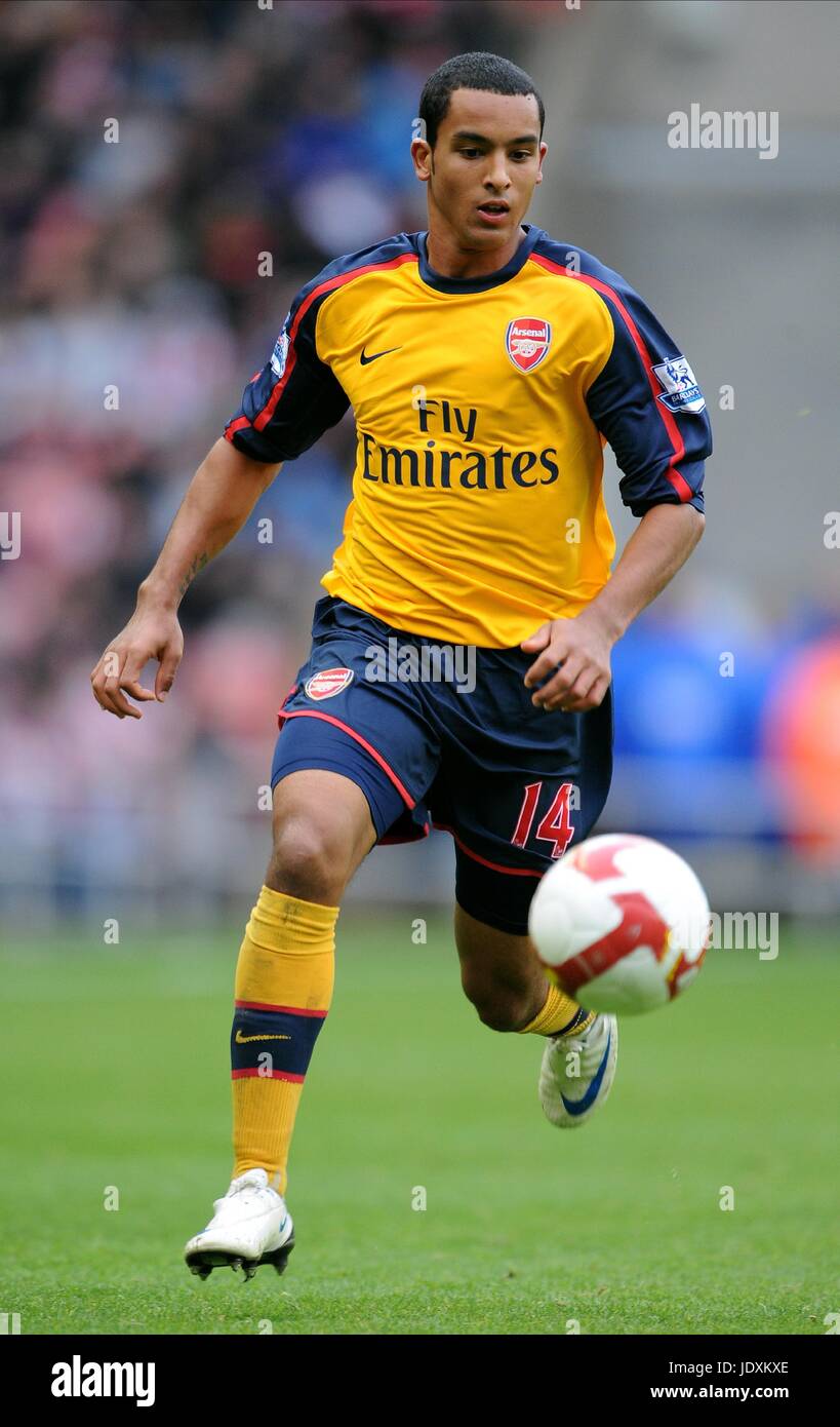 Theo walcott england 2008 hi-res stock photography and images - Alamy