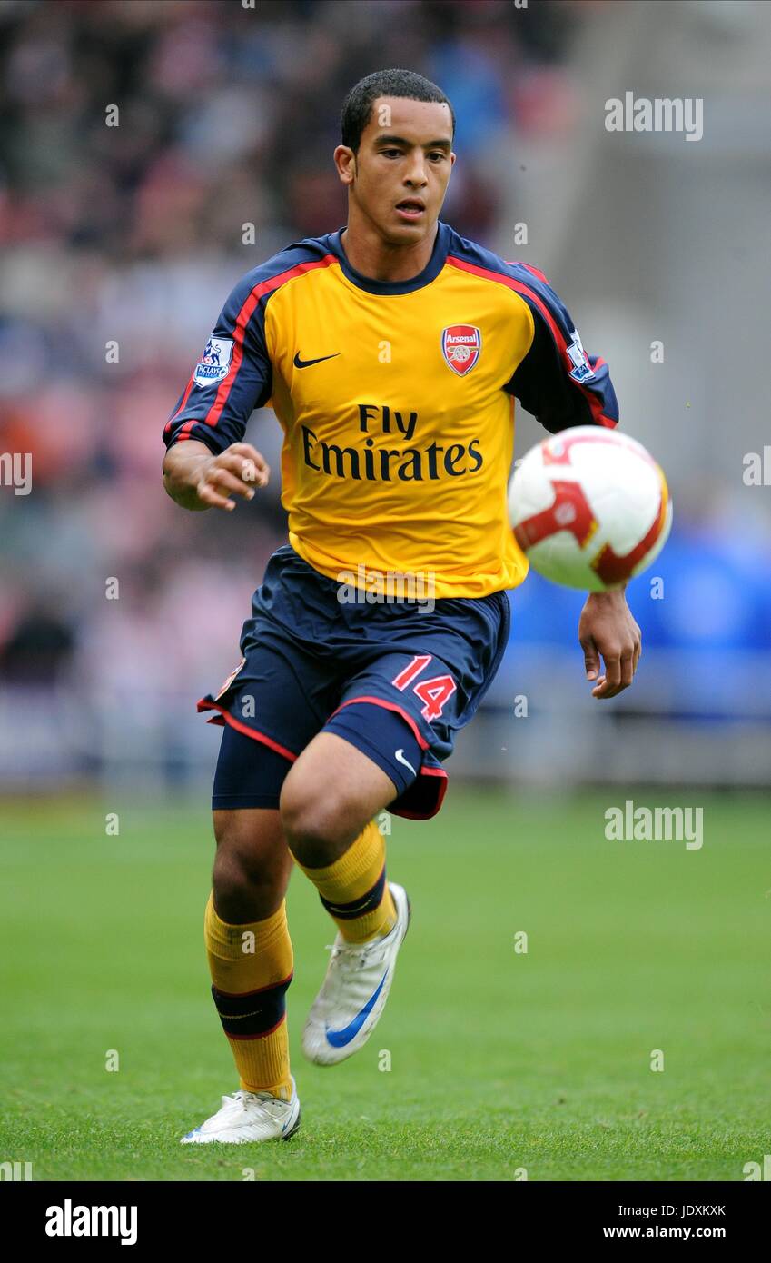 Theo walcott england 2008 hi-res stock photography and images - Alamy