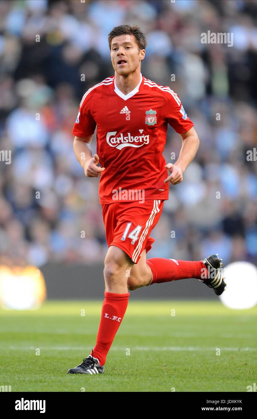XABI ALONSO LIVERPOOL FC CITY OF MANCHESTER STADIUM MANCHESTER ENGLAND ...