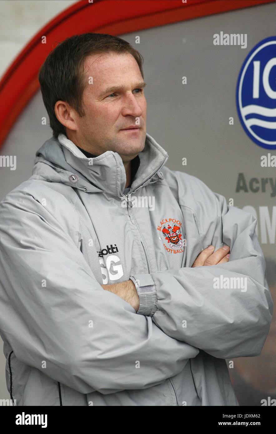 SIMON GRAYSON BLACKPOOL MANAGER BLOOMFIELD ROAD BLACKPOOL ENGLAND 04 ...
