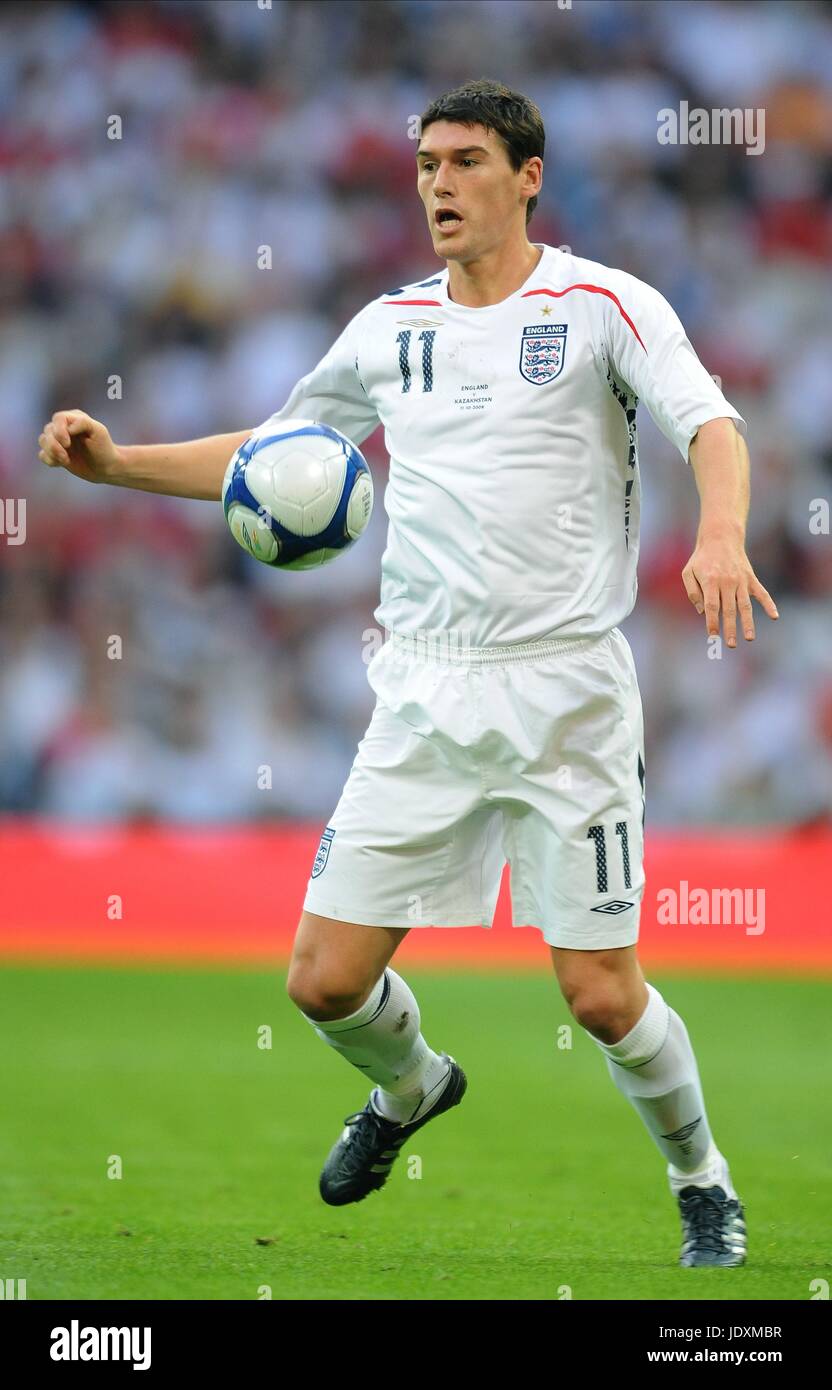 GARETH BARRY ENGLAND & ASTON VILLA FC WEMBLEY STADIUM LONDON ENGLAND 11 ...