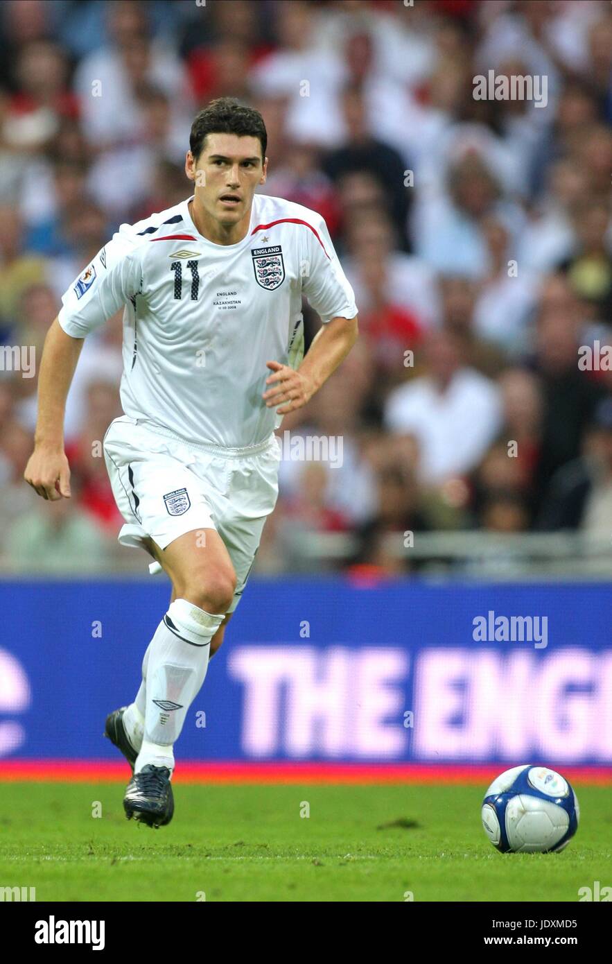 GARETH BARRY ENGLAND & ASTON VILLA FC WEMBLEY STADIUM LONDON ENGLAND 11 ...