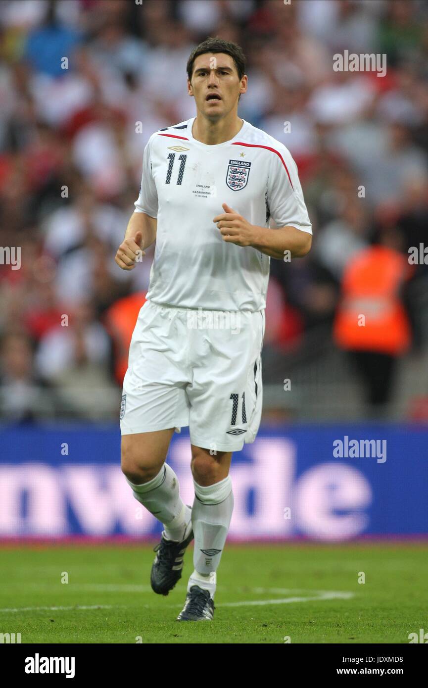 GARETH BARRY ENGLAND & ASTON VILLA FC WEMBLEY STADIUM LONDON ENGLAND 11 ...
