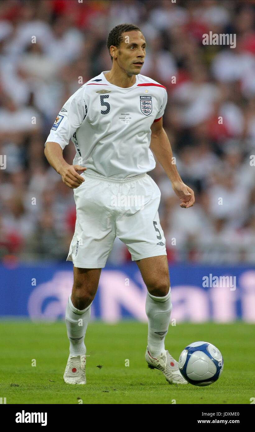 RIO FERDINAND ENGLAND & MANCHESTER UNITED FC WEMBLEY STADIUM LONDON ...