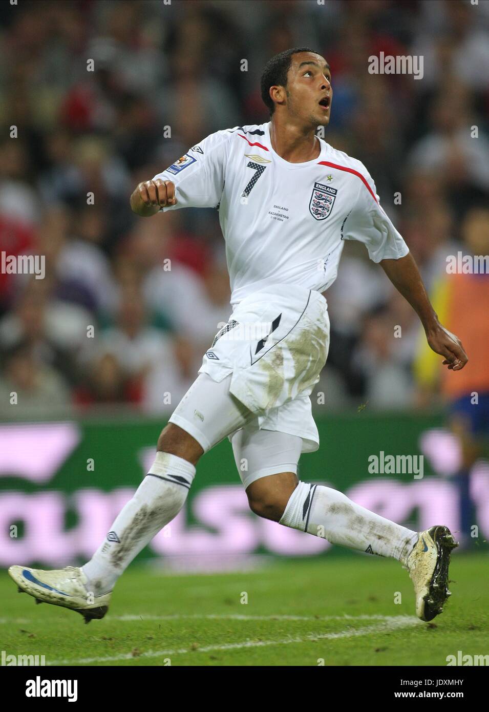 THEO WALCOTT ENGLAND & ARSENAL FC WEMBLEY STADIUM LONDON ENGLAND 11 ...