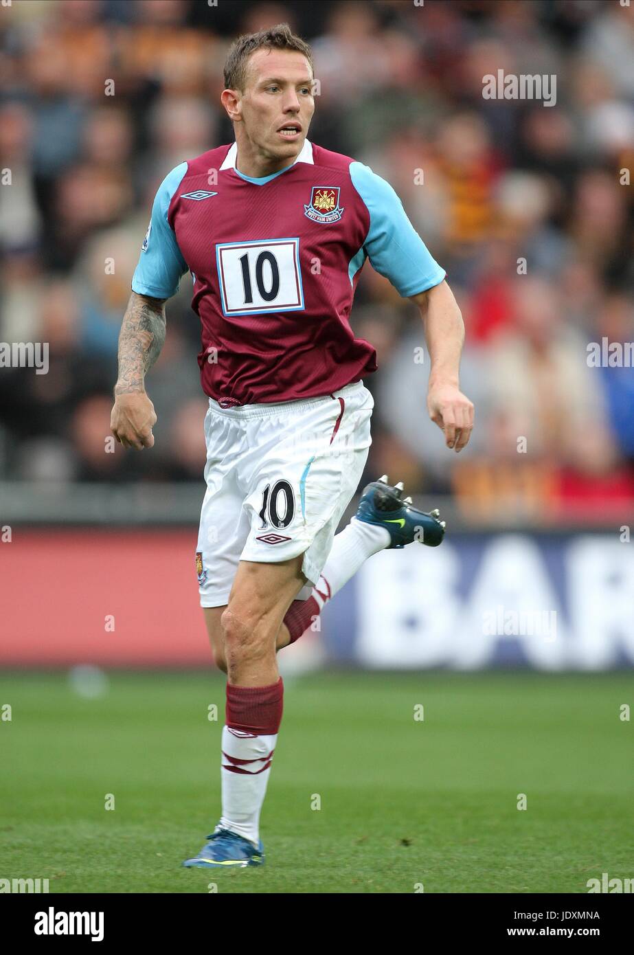 CRAIG BELLAMY WEST HAM UNITED FC KC STADIUM HULL ENGLAND 19 October ...
