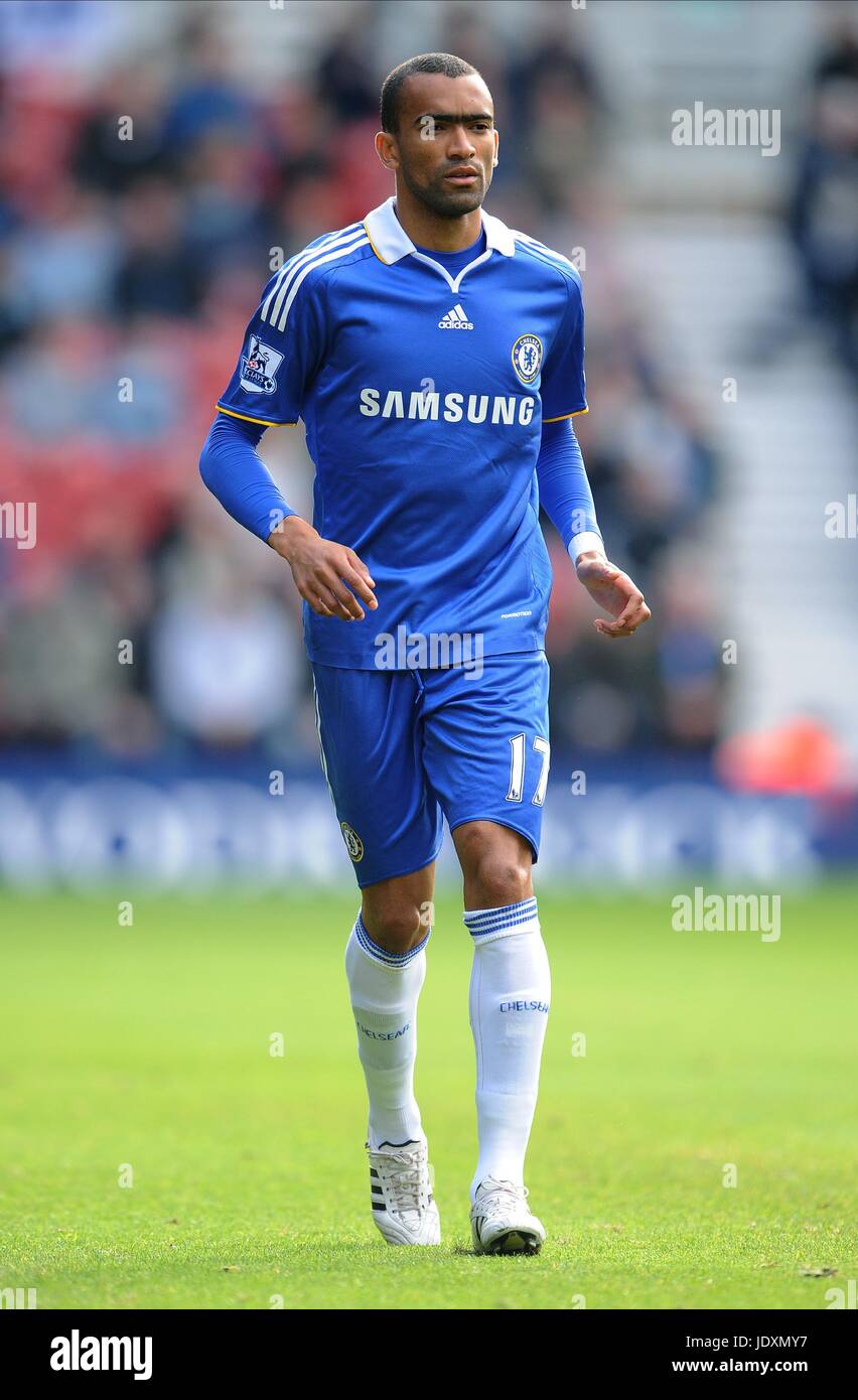 JOSE BOSINGWA CHELSEA FC RIVERSIDE STADIUM MIDDLESBROUGH ENGLAND 18 ...