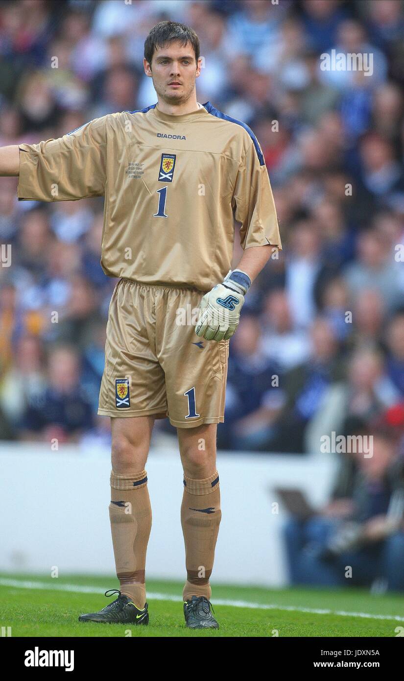 CRAIG GORDON SCOTLAND & SUNDERLAND FC HAMPDEN PARK GLASGOW SCOTLAND 11 ...