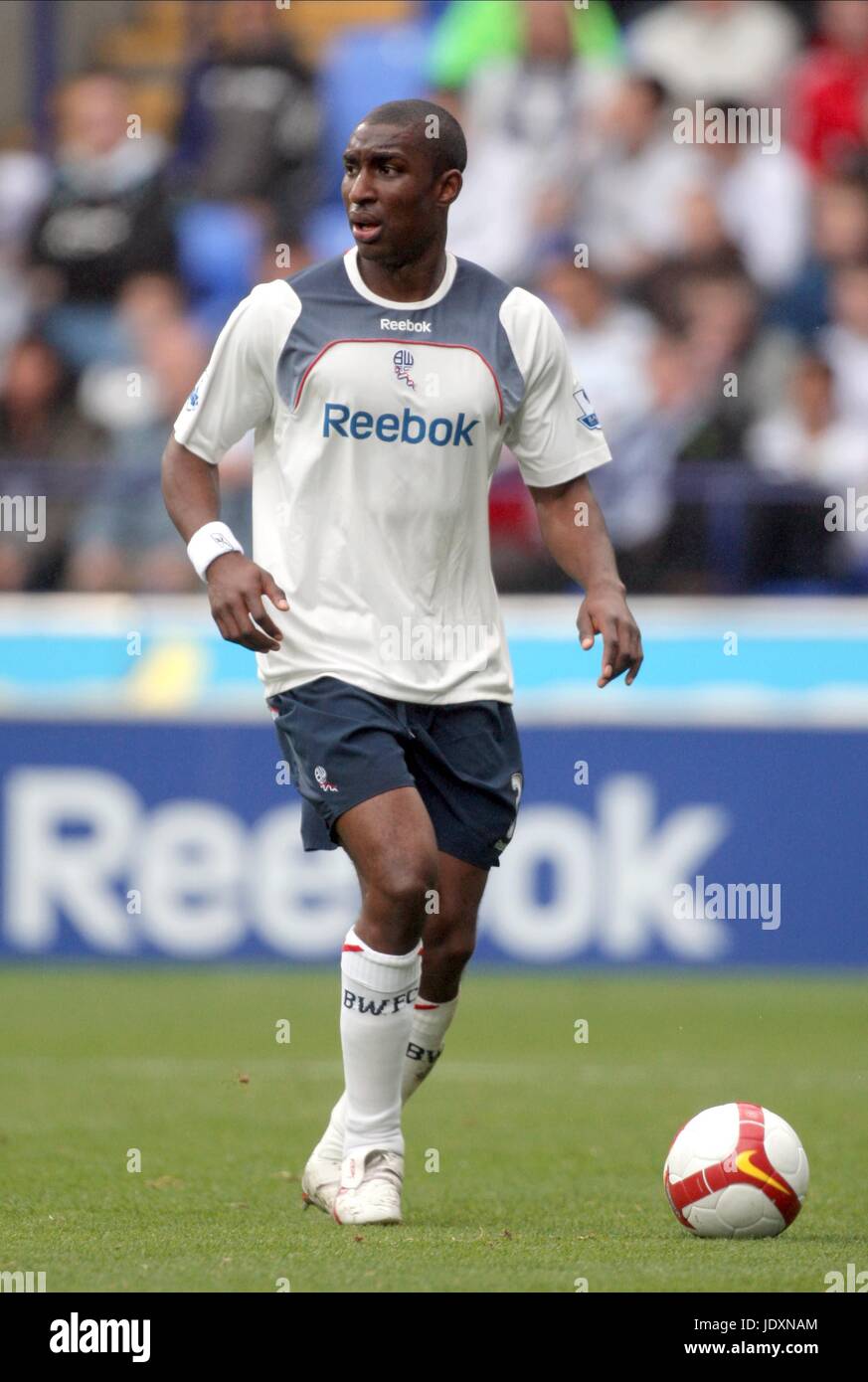 JLLOYD SAMUEL BOLTON WANDERERS FC REEBOK STADIUM BOLTON ENGLAND 18 ...