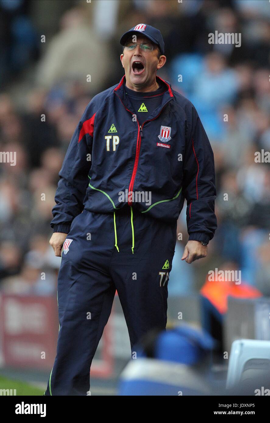 TONY PULIS STOKE CITY FC MANAGER CITY OF MANCHESTER STADIUM MANCHESTER ...