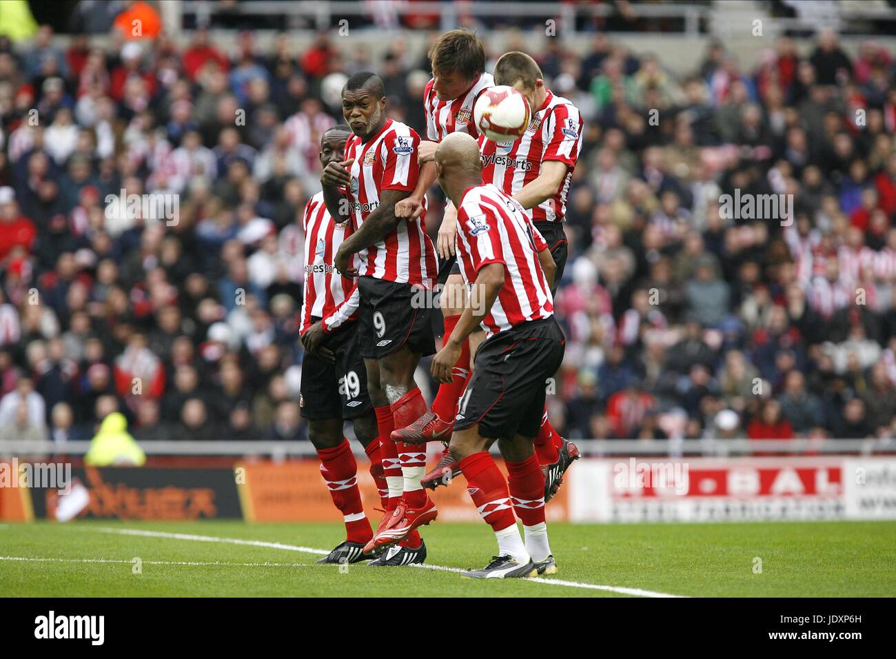 SUNDERLAND WALL BLOCKS KICK SUNDERLAND V NEWCASTLE UNITED STADIUM OF ...