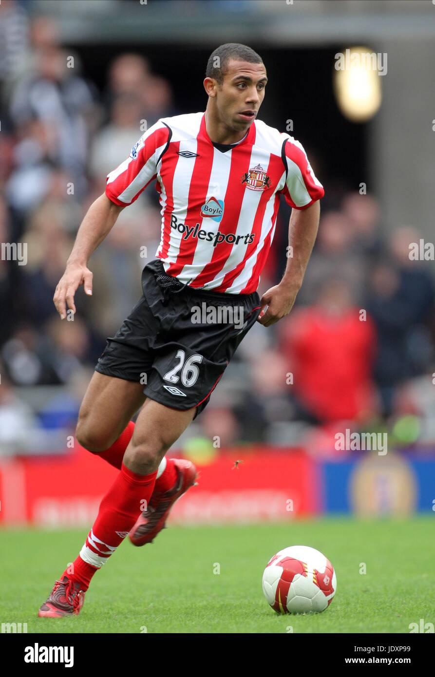 ANTON FERDINAND SUNDERLAND FC STADIUM OF LIGHT SUNDERLAND ENGLAND 25 ...